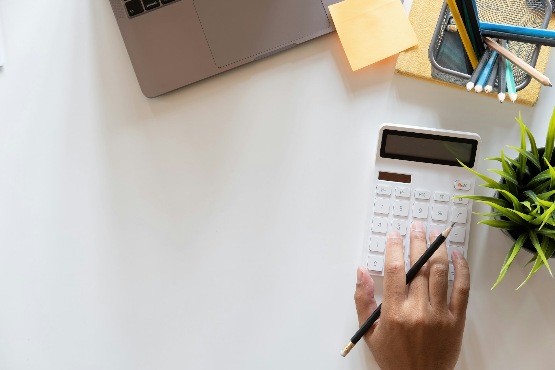 8 Easy Ways to Cut Unnecessary Spending and Save Money